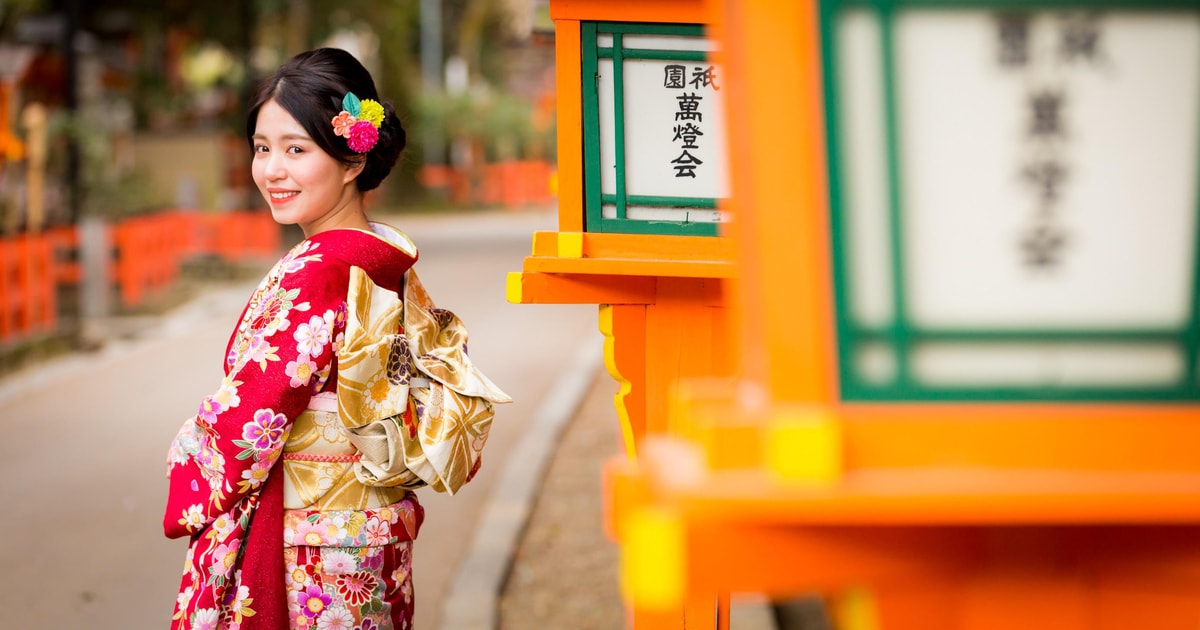 Kioto: Alquiler de Kimono Premium por 1 día (hasta las 17:30) | GetYourGuide