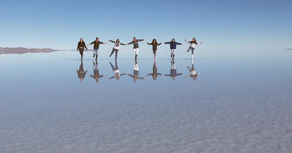 Salar de Uyuni 2D/1N + Atardecer en el Salar- Efecto Espejo | GetYourGuide