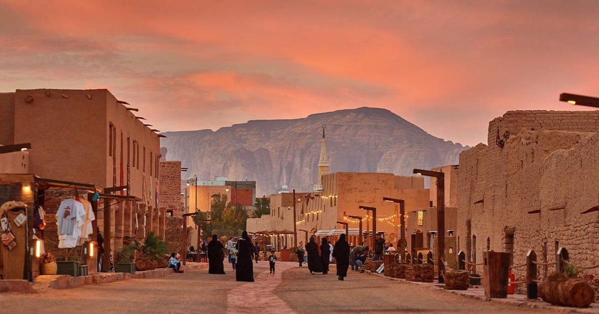 A tourist trip to visit the Saudi heritage city of AlUla | GetYourGuide