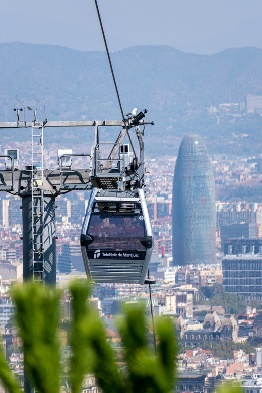 Barcelona: Visita a Montjuic de funicular | GetYourGuide
