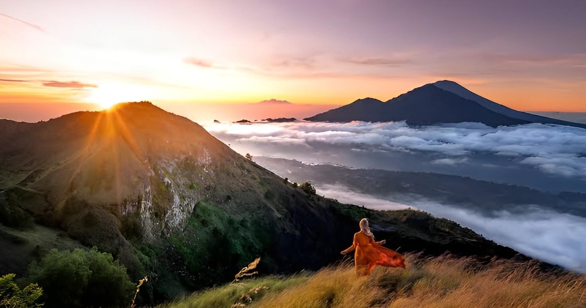 Треккинг на восходе солнца на горе Батур | GetYourGuide