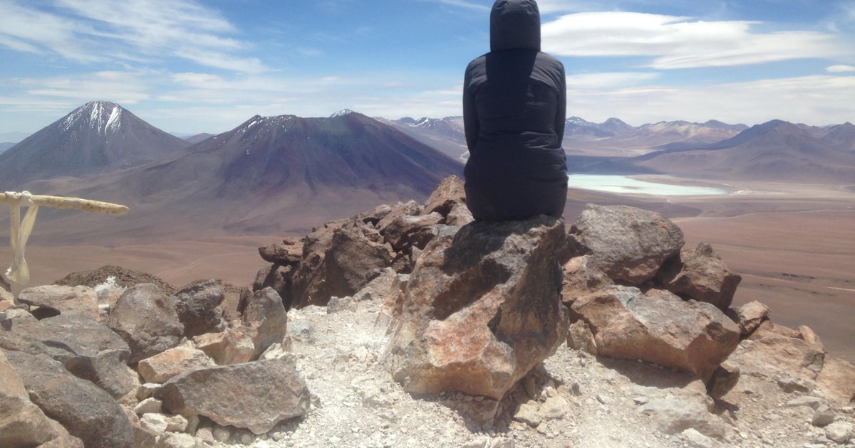 ASCENT NAAR VOLCANO CERRO TOCO VAN 5604masl | GetYourGuide