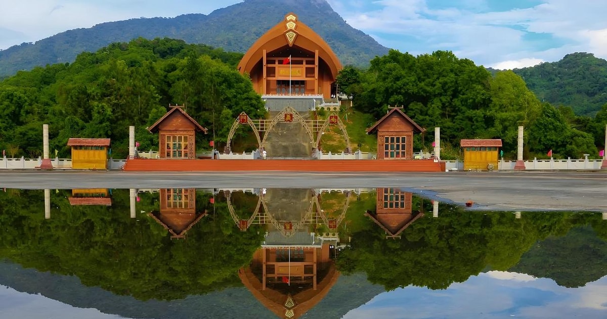 Hainan: Yahu Rice Terraces, Li Ancestral Hall & Hike Tour | GetYourGuide