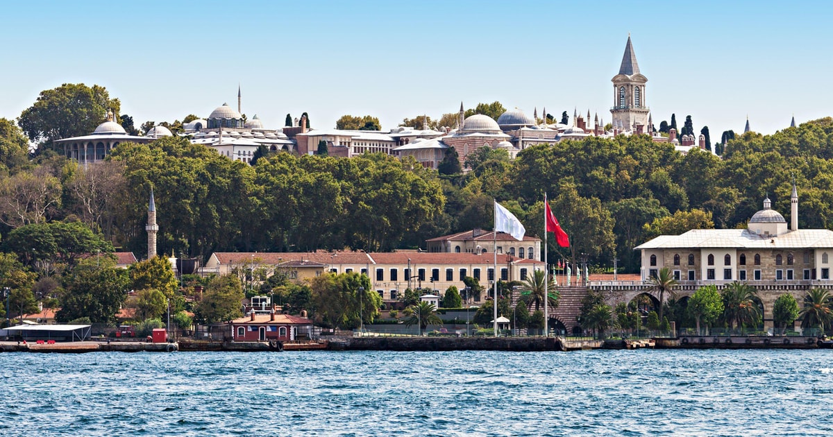 Estambul: visita guiada al Palacio de Topkapi con entrada sin colas ...