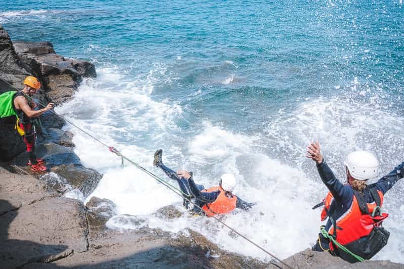 Γκραν Κανάρια: Εκδρομή με ξεναγό σε ακτοπλοϊκή πίστα. | GetYourGuide