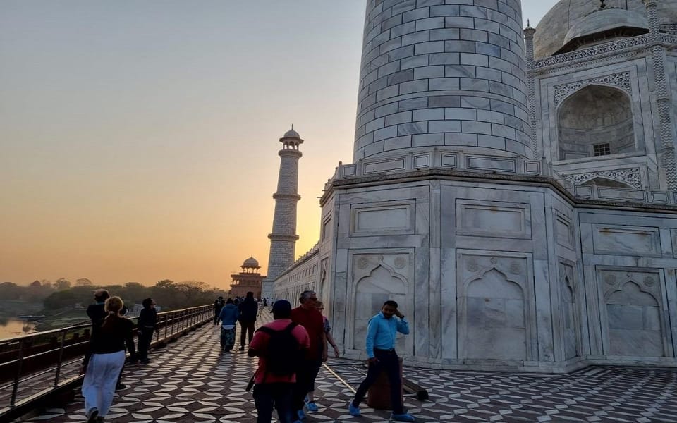 Agra : Taj Mahal & Agra Fort With Local Tour guide | GetYourGuide