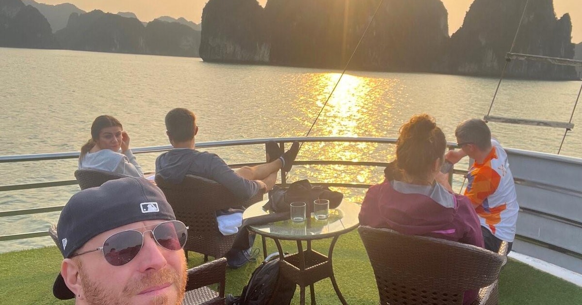 캣바 섬에서 출발하는 숨막히는 란하만 일몰 투어 2024 | GetYourGuide