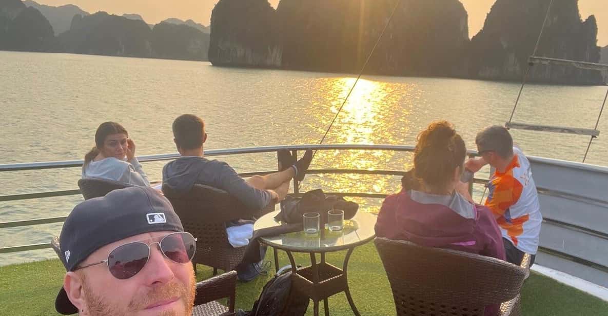 Excursões ao pôr do sol na Baía de Lan Ha de cortar a respiração 2025 a ...