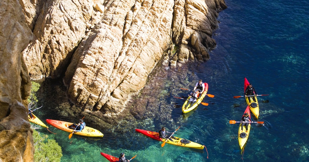 Από το Sant Feliu de Guíxols: Καγιάκ και κολύμβηση με αναπνευστήρα στην ...