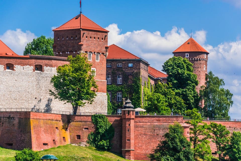 Wawel Castle Treasury & Armoury Skip the Line Privat rundtur | GetYourGuide
