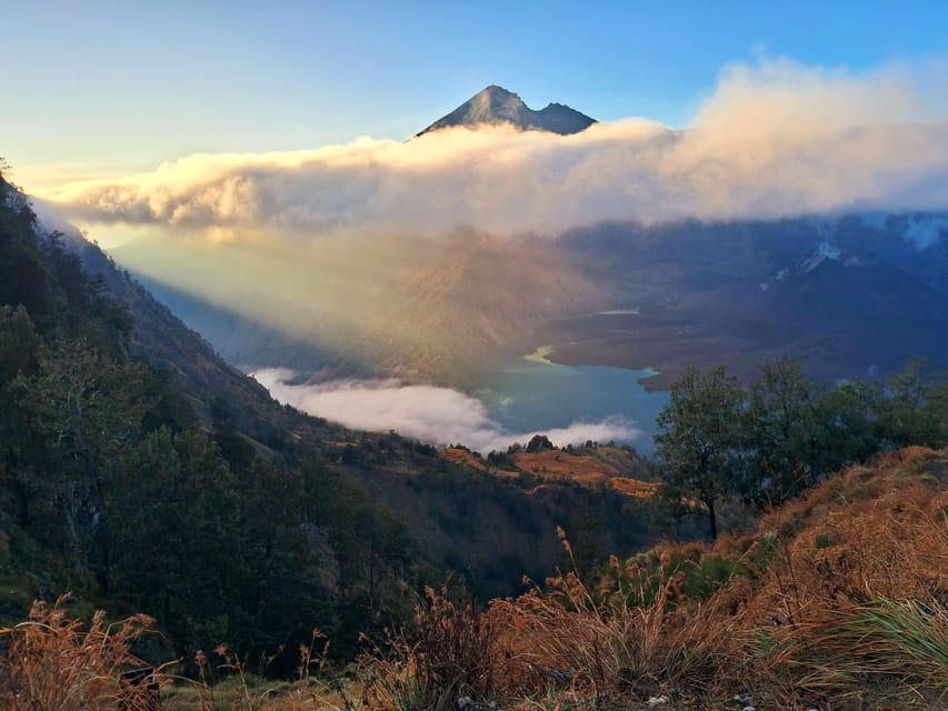 Monte Rinjani: senderismo de 2 días y 1 noche al borde del cráter del ...