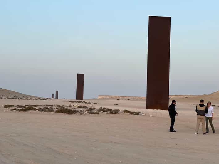 Westkatar-Tour zur Richard-Sierra-Skulptur, Umbrella Rock | GetYourGuide