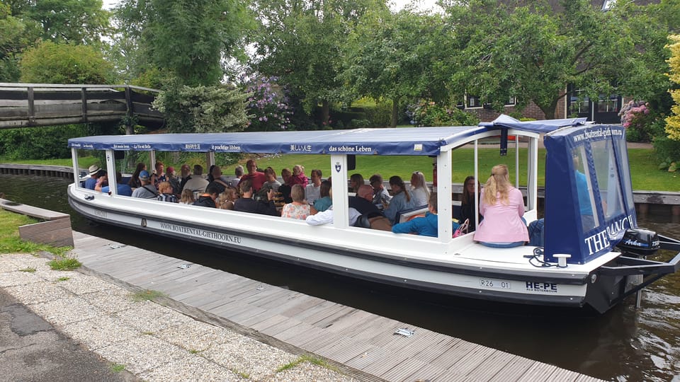 Giethoorn: Luxuriöse private Bootstour mit lokalem Guide | GetYourGuide