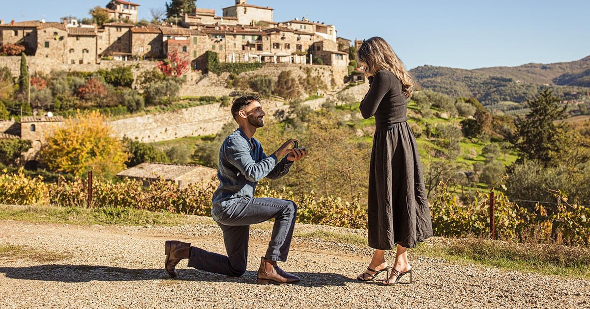 Capture your wedding proposal in Tuscany | GetYourGuide