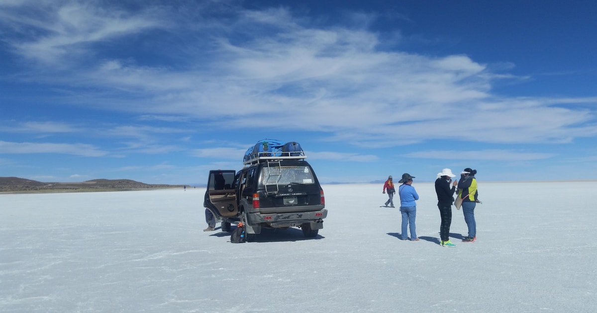 Salar de Uyuni Tour 1 día con guía en inglés | GetYourGuide