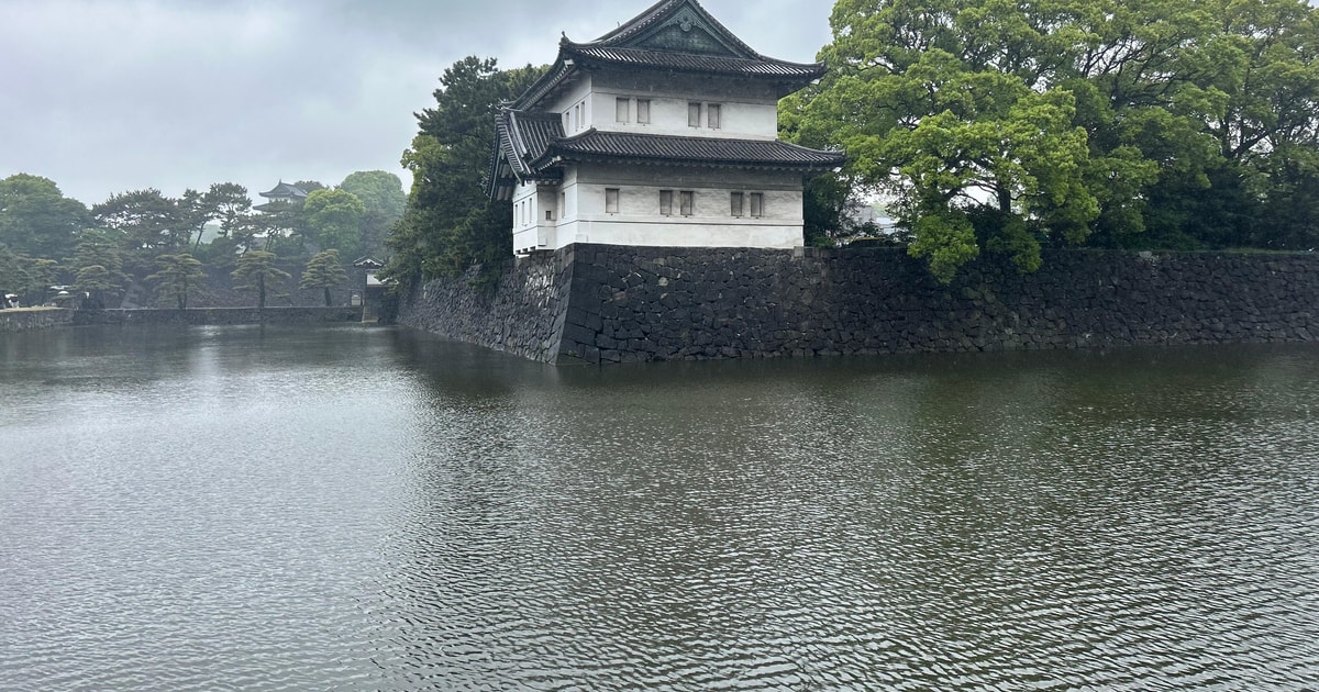 Tokyo: Imperial Palace and Shogun Walking Tour | GetYourGuide