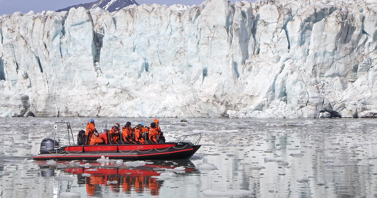 Longyearbyen: Pyramiden e tour in barca artico sul ghiacciaio ...