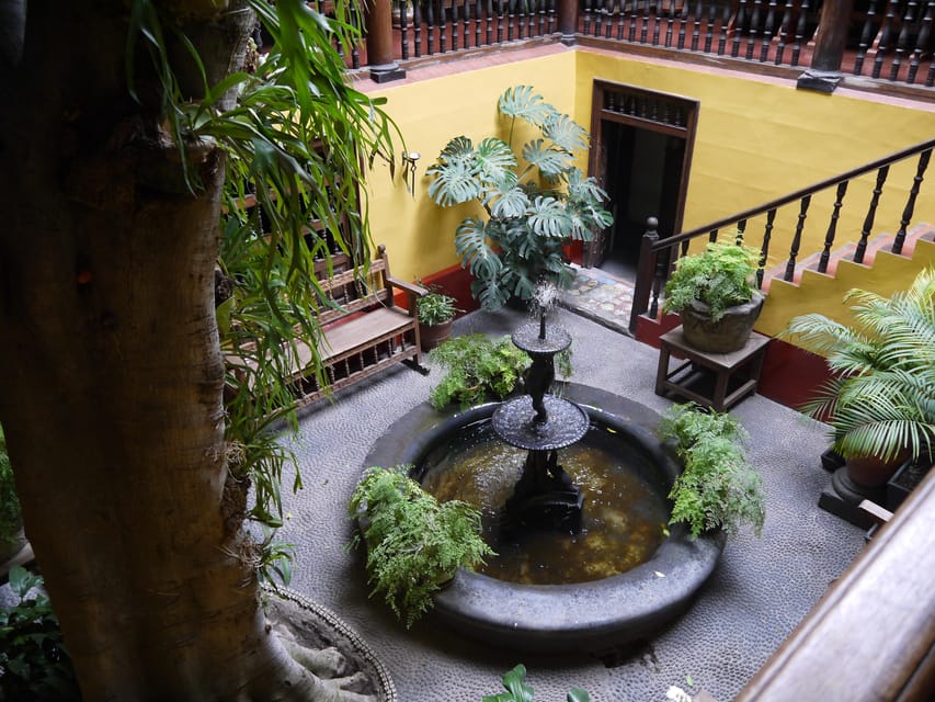 La casa de Aliaga, an alive colonial jewel at Lima center. | GetYourGuide