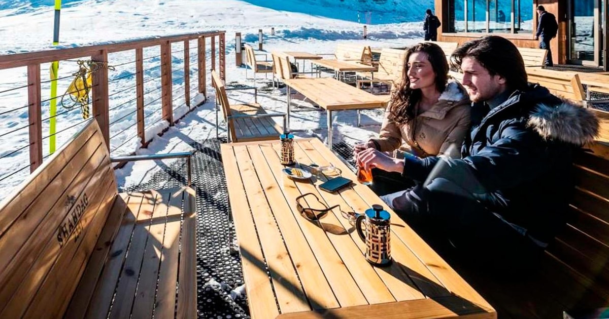 Baku: Termasuk makan siang di Guba, Shahdag, dan Candy Cane Mountain ...