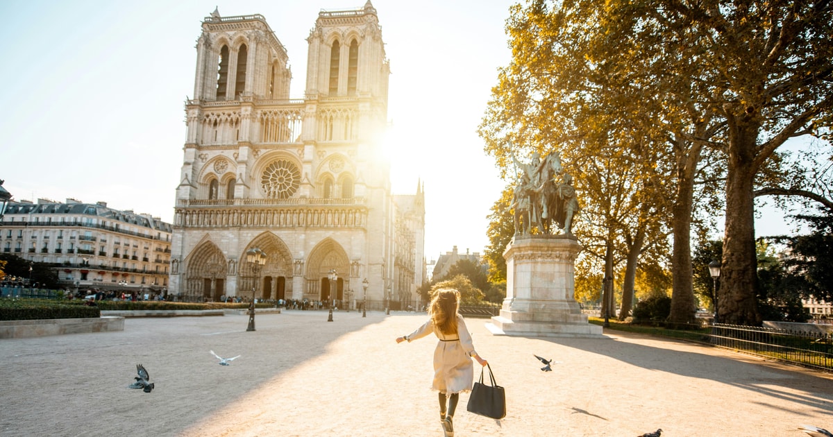 Paris Day Tour: Montmartre, Louvre, Cité Island and Cruise | GetYourGuide