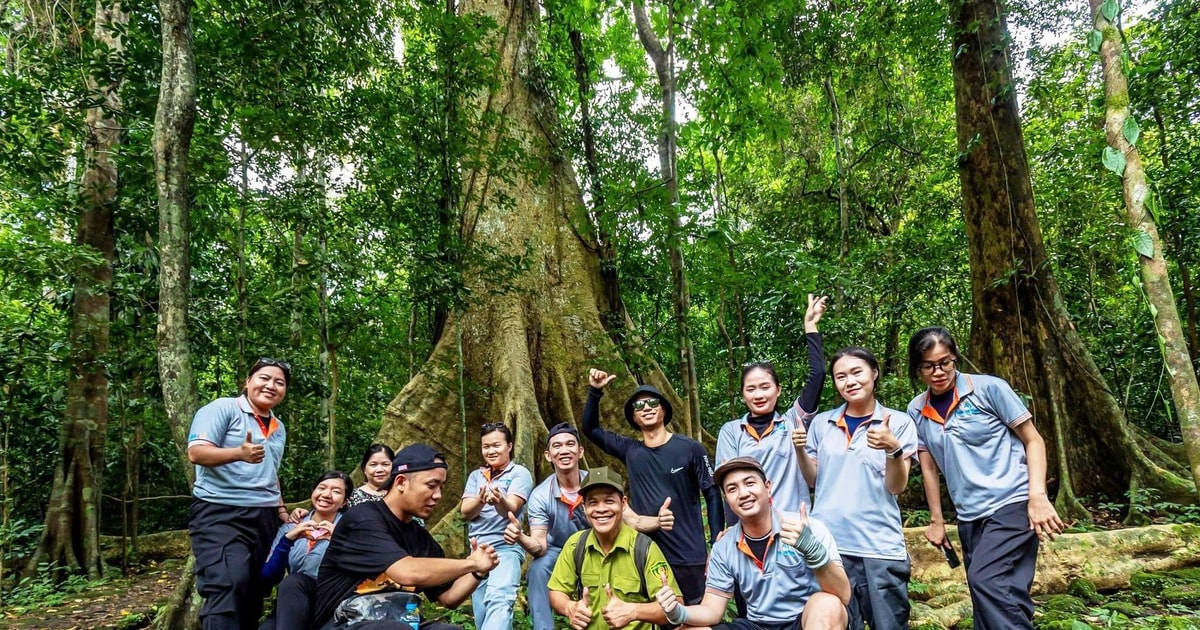 Excursión en bicicleta por el Parque Nacional Cat Tien con acampada en ...