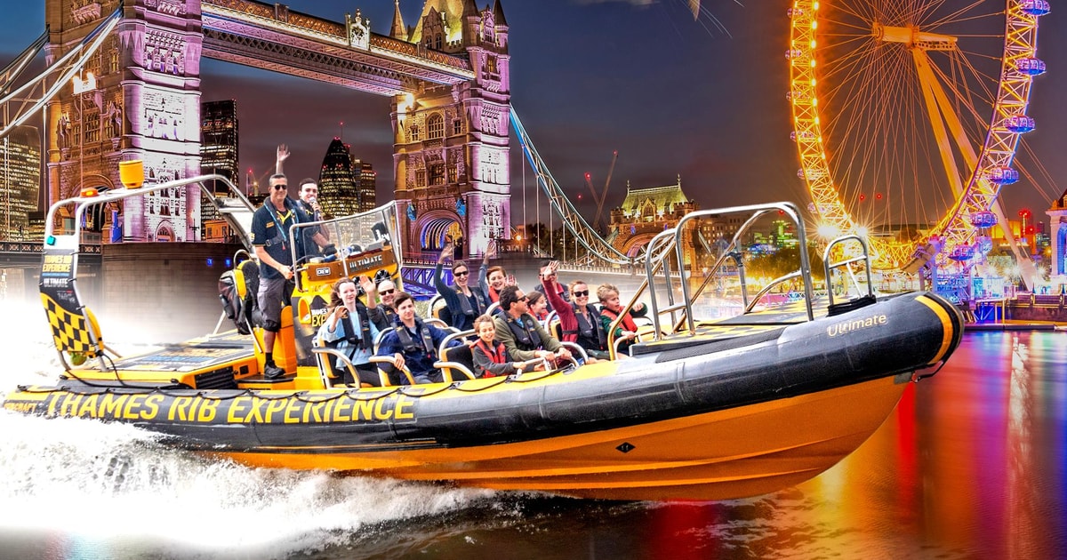 London: NYE 2023 Fireworks - Front Row Views from the Thames | GetYourGuide