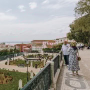Exploraciones del Barrio: Visita al colorido barrio de Lisboa ...