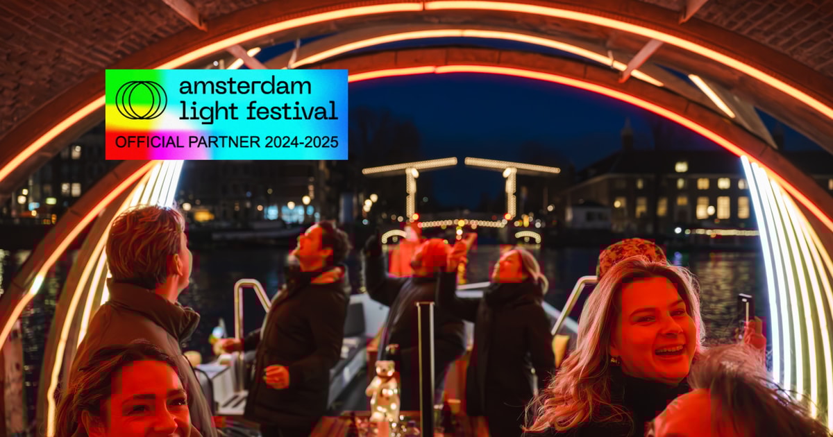 Amsterdam: Lichtfestival op open boot met warme chocolademelk ...