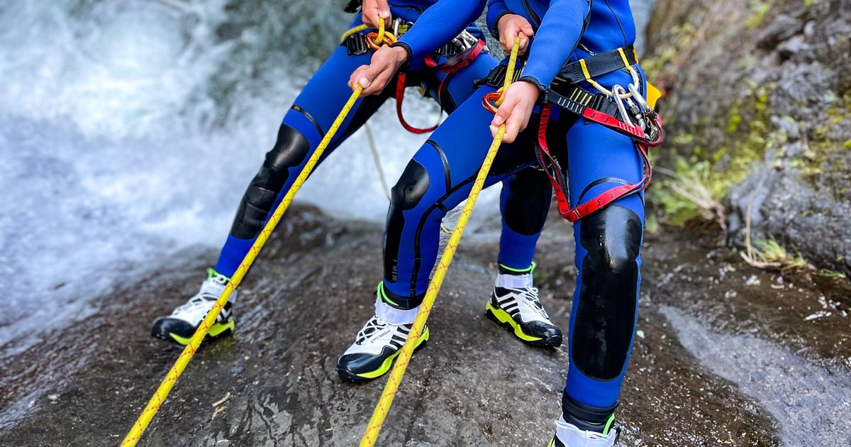 Desde Funchal: Aventura de Barranquismo Intermedio (Nivel 2) | GetYourGuide