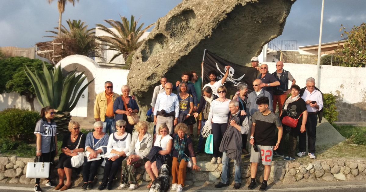 Ischia: Forio Walking Tour, Historic Center, Saracen Alleys, Towers ...