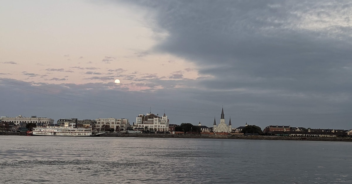 A Walking History Tour of Miss River in New Orleans | GetYourGuide