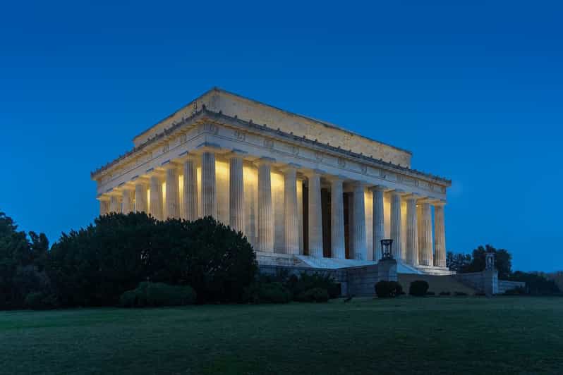 Washington DC: Night Under the Stars Bus & Walking Tour | GetYourGuide