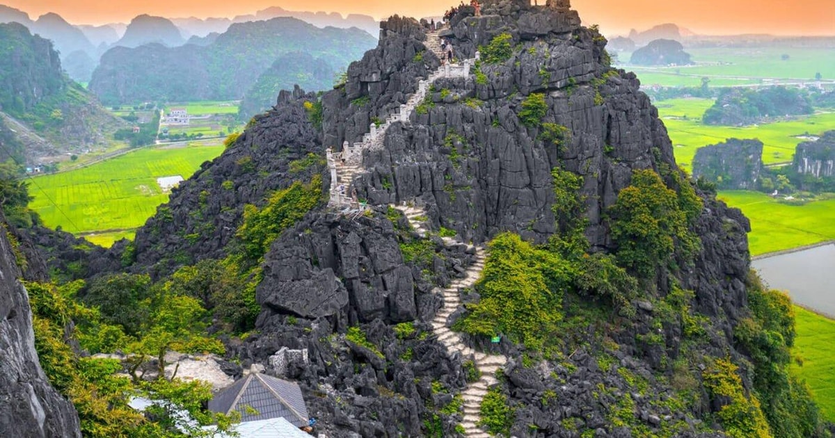 Ninh Binh Sunset Tour och besök Hoa Lu Walking Town på natten ...
