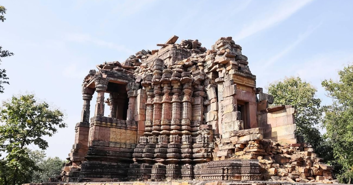 Mastani Mahal & Ajaigarh Fort (Full Day Tour from Khajuraho) | GetYourGuide