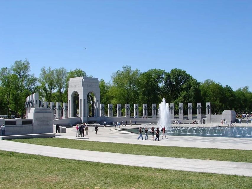 Washington DC: Morning Bus & Walking Tour of the Monuments | GetYourGuide