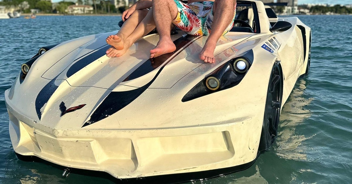 Miami Beach: 1 Hour Jetcar Rentals & 30min Celeb Boat Tour | GetYourGuide