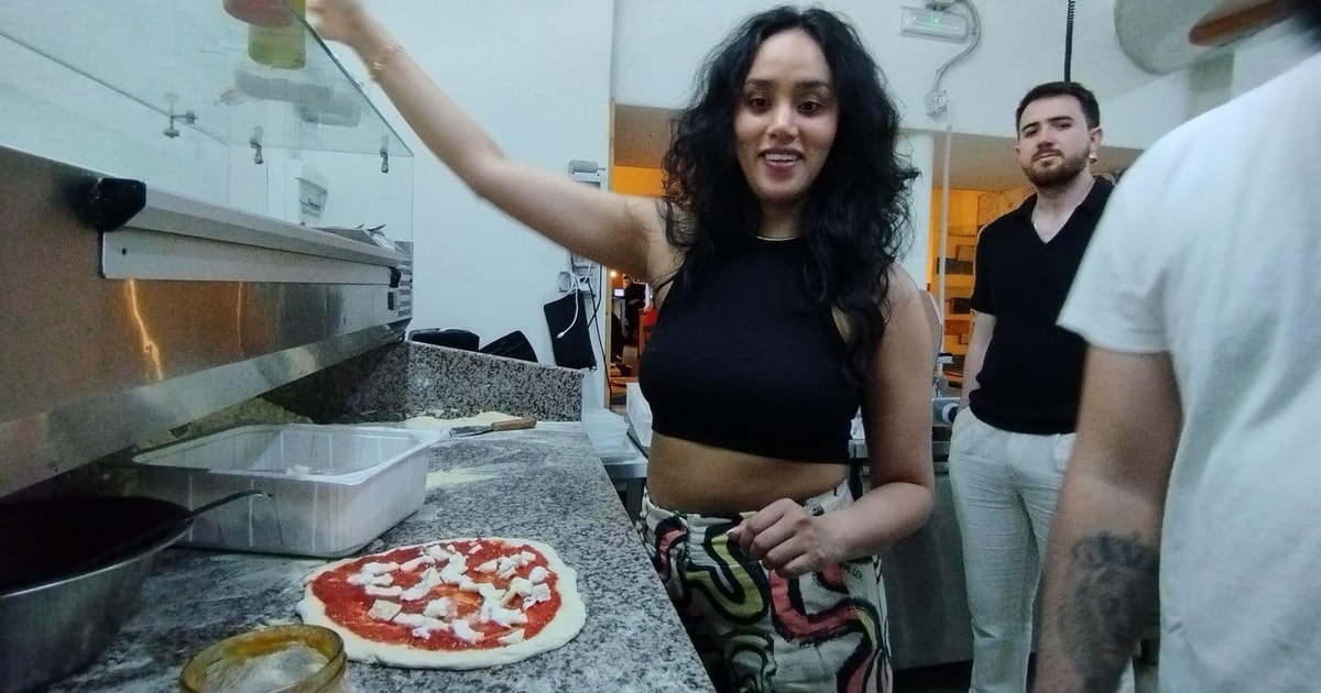 Naples: Pizza Making Class with Neapolitan Chef and drink | GetYourGuide
