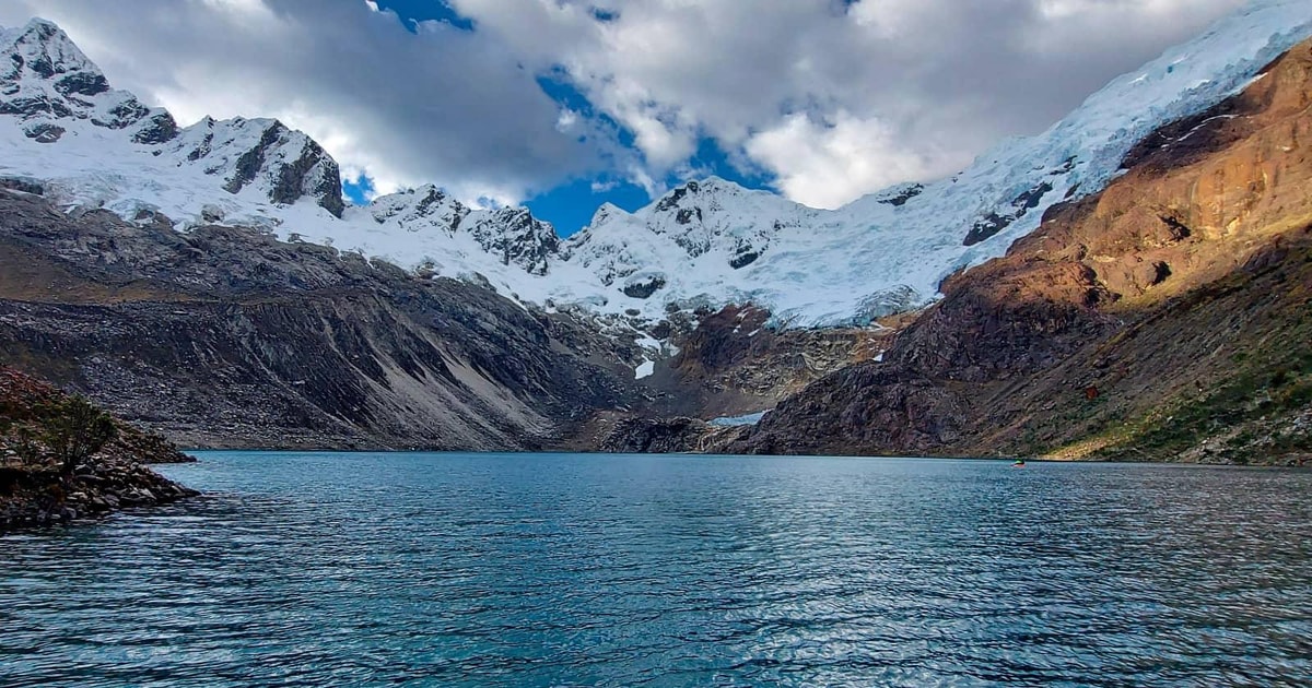 Senderismo en Huaraz: Laguna de Rocotuyoc y Laguna Helada | GetYourGuide
