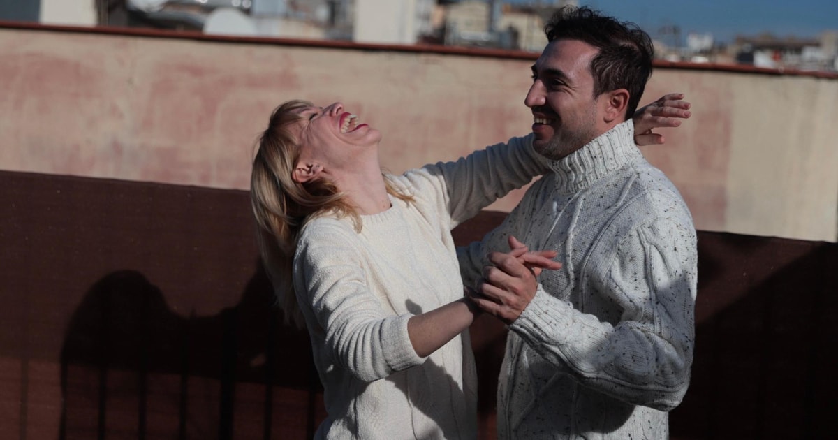 Barcelona: Lekce tanga na střeše s neomezenou konzumací nápojů | GetYourGuide