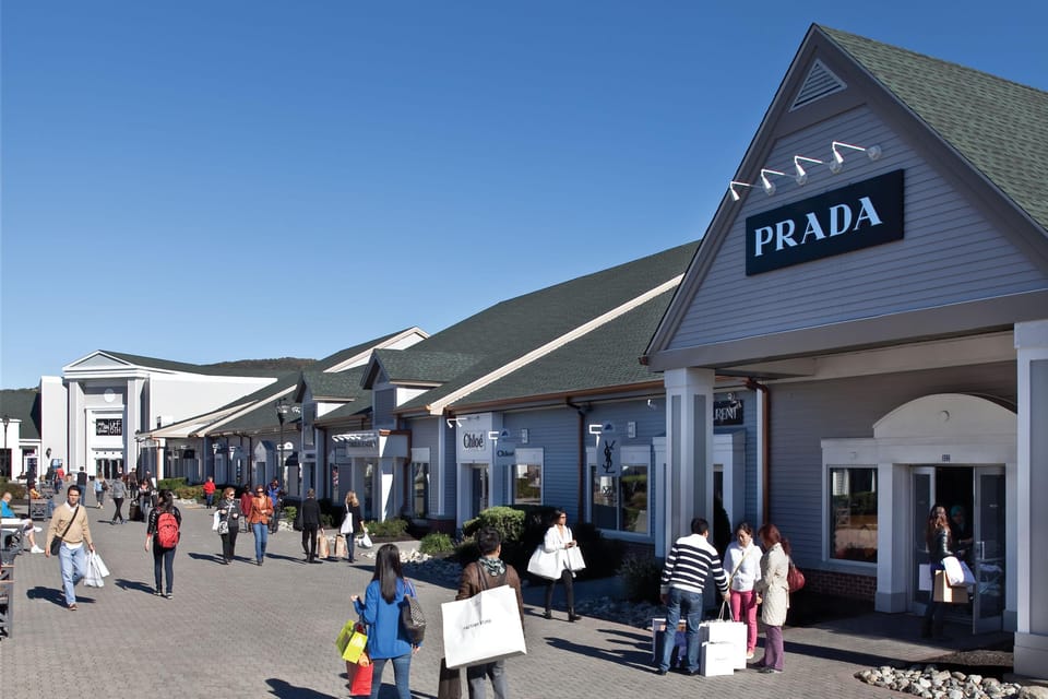 NYC: Private Woodbury Outlets Shopping Tour(Pax UP to 5) | GetYourGuide