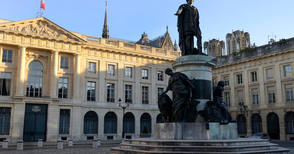 Reims : city-center discovery tour and champagne tasting | GetYourGuide