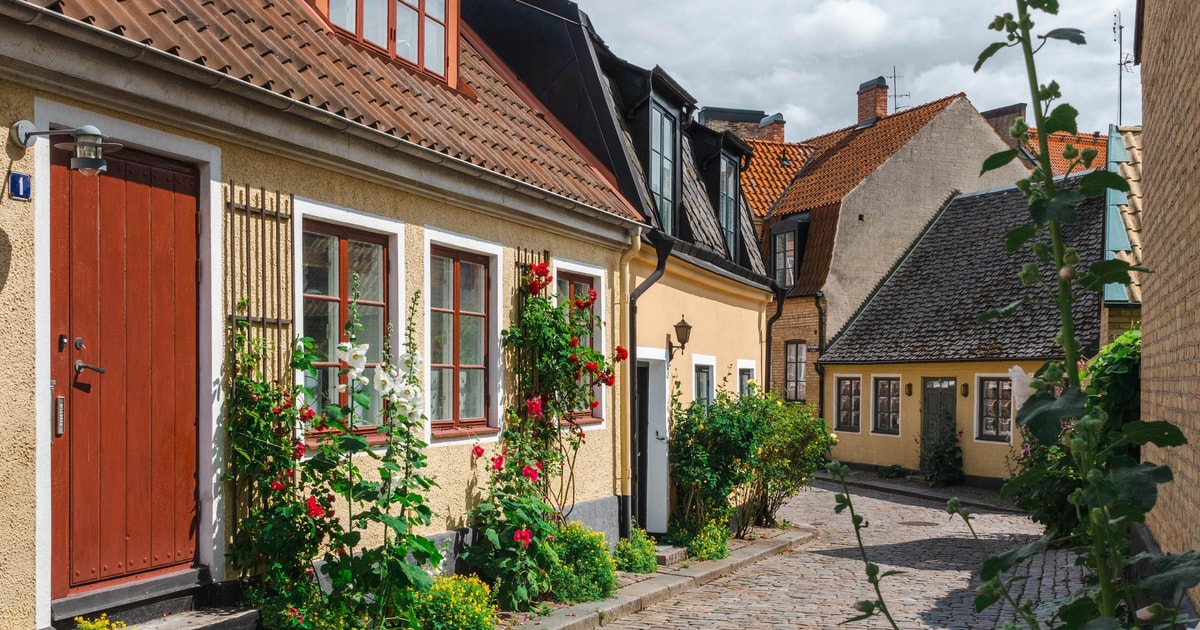Private Romantic Walking Tour: Lund with Cathedral and Ruins | GetYourGuide