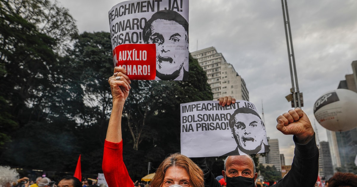 Rio Social and Political Walk | GetYourGuide