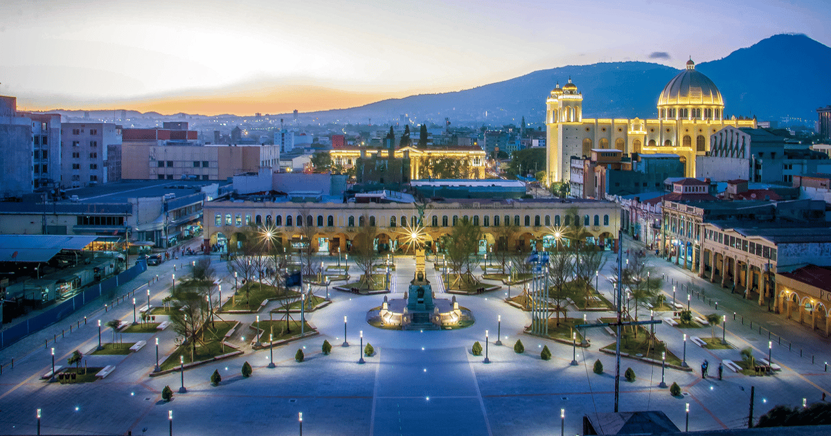 EL SALVADOR: HISTORISK CENTRUM, VULKANEN SAN SALVADOR OG SMAGNING AF ...