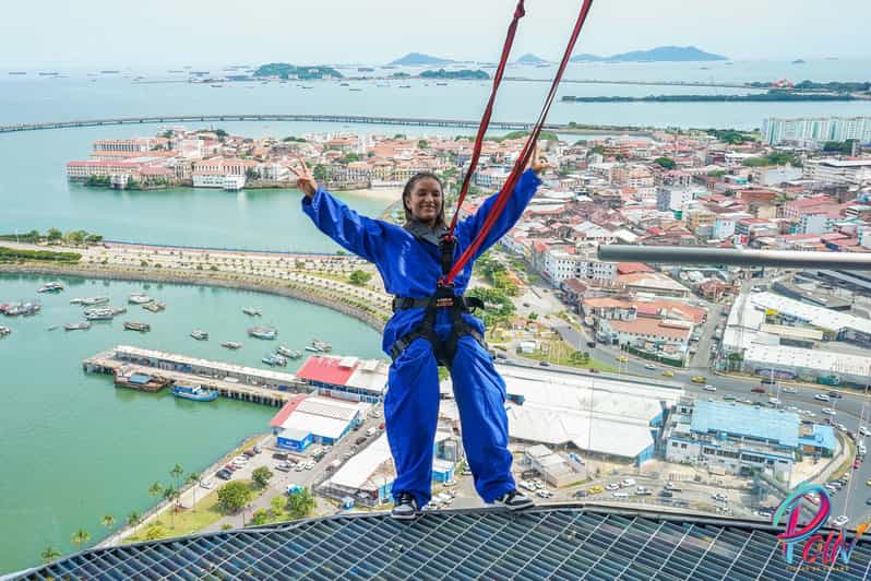 Ciudad de Panamá: POIN La Experiencia Edge | GetYourGuide