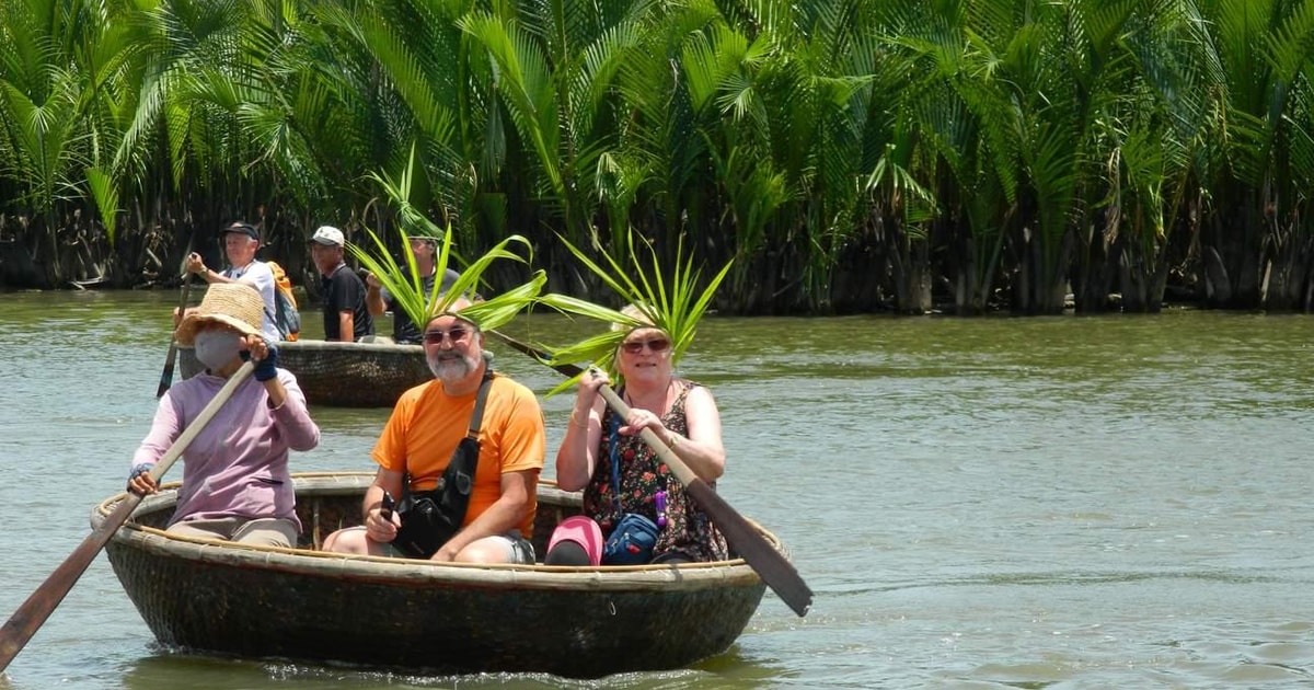 Giro in barca con cesto di cocco a Hoi An | GetYourGuide
