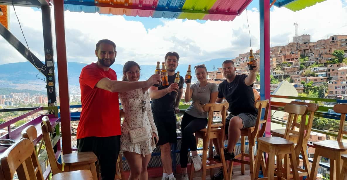 Comuna 13: Tour gastronómico e comida/bebida de rua com telesferic ...