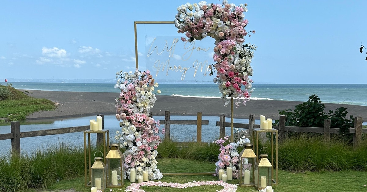 Bali: Simple Unforgettable Wedding Proposal Moment in Bali | GetYourGuide