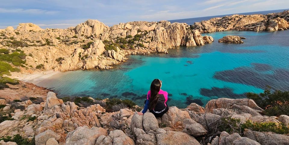Caprera: Trekking da sogno tra spiagge paradisiache | GetYourGuide
