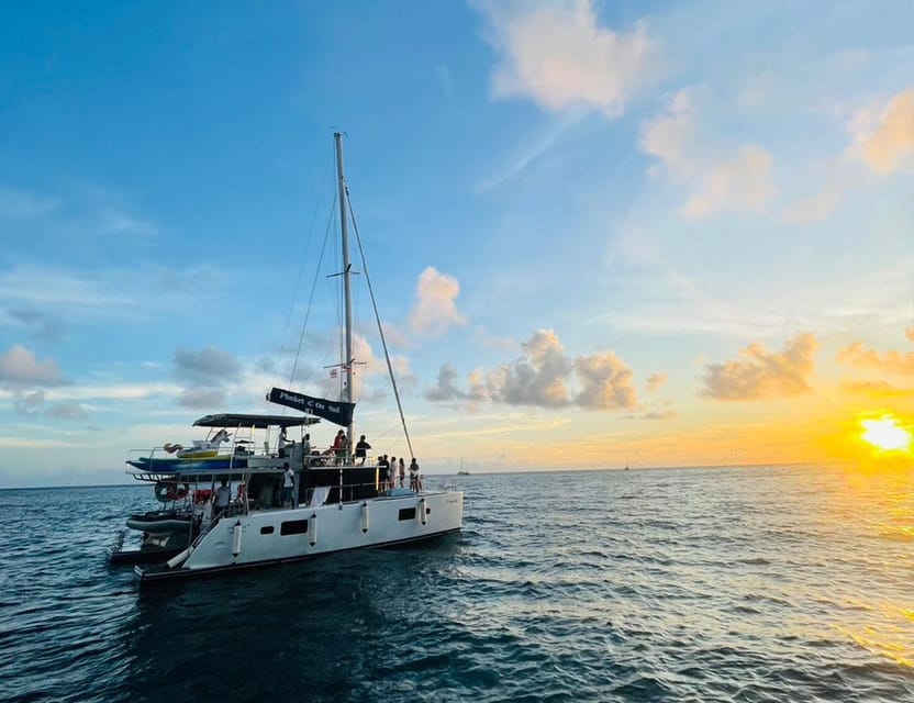 Phuket Crucero Privado al Atardecer en Yate Catamarán | GetYourGuide